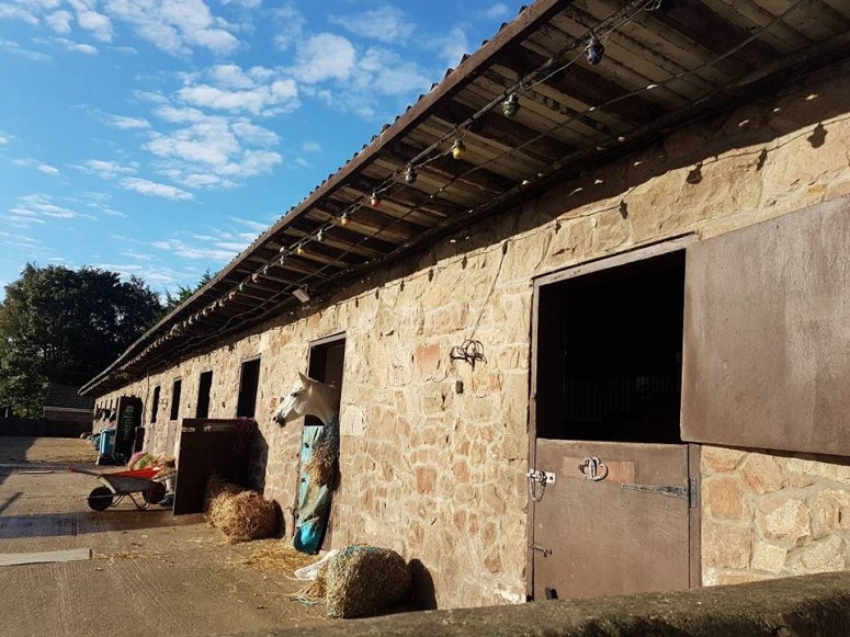 Roundknowe Farm, prices and reservations 2023