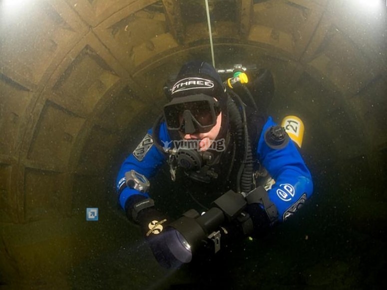 Vobster Diving, prices and bookings 2026 | Yumping