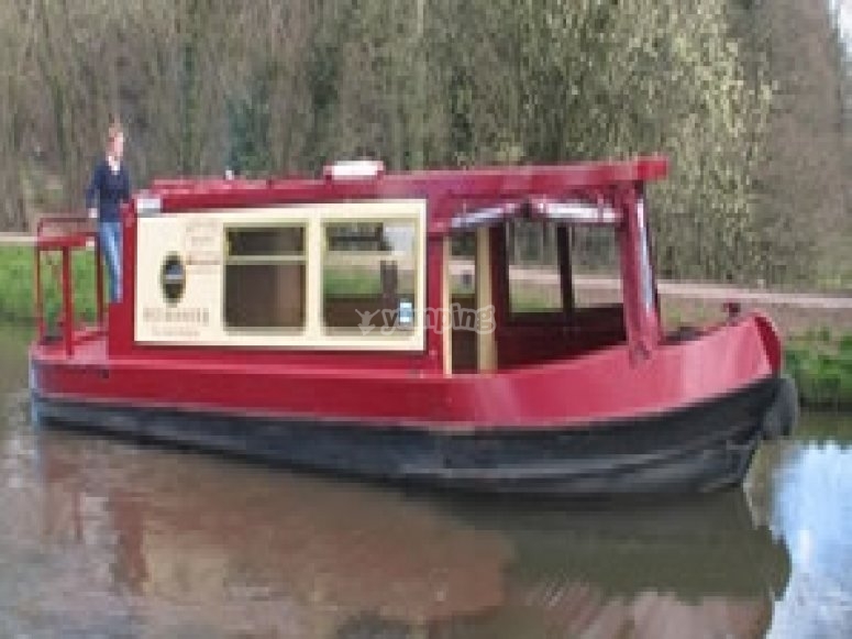 Red Line Boats, prices and bookings 2025 | Yumping