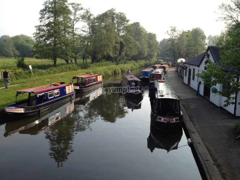 Farncombe Boat House, prices and bookings 2025 | Yumping