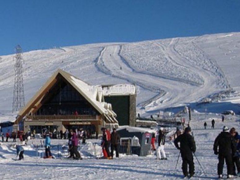 Lecht 2090, prices and bookings 2025 | Yumping