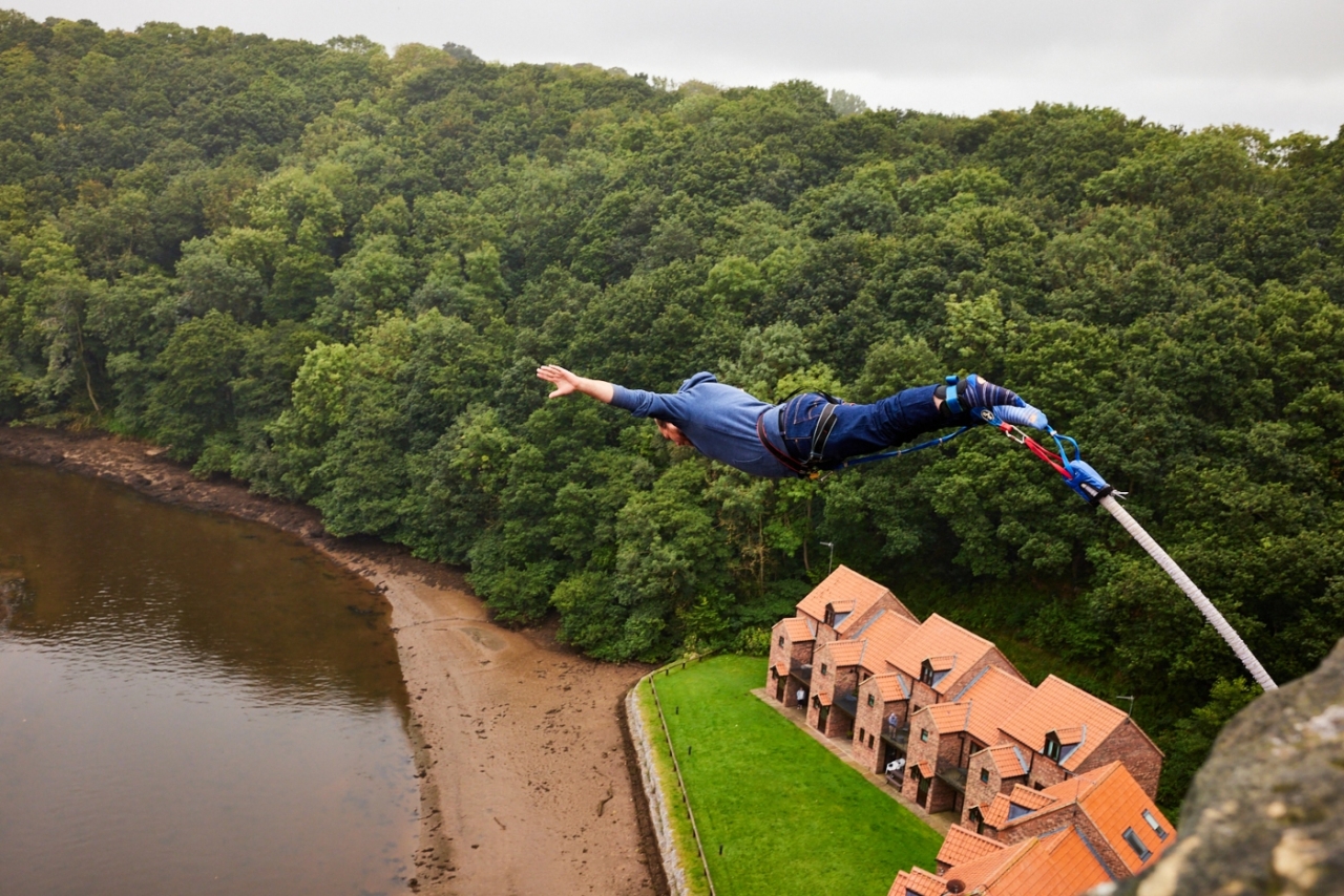 Bungee Jumping in Whitby: 2 prices & offers 2026 | Yumping