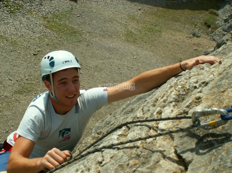 Climbing in Trevor Rocks for Half-Day from £44 | Yumping