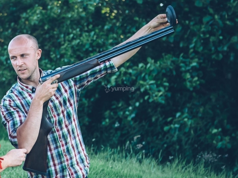 Clay Pigeon Shooting in Glen Airley+30 Clays from £43 | Yumping